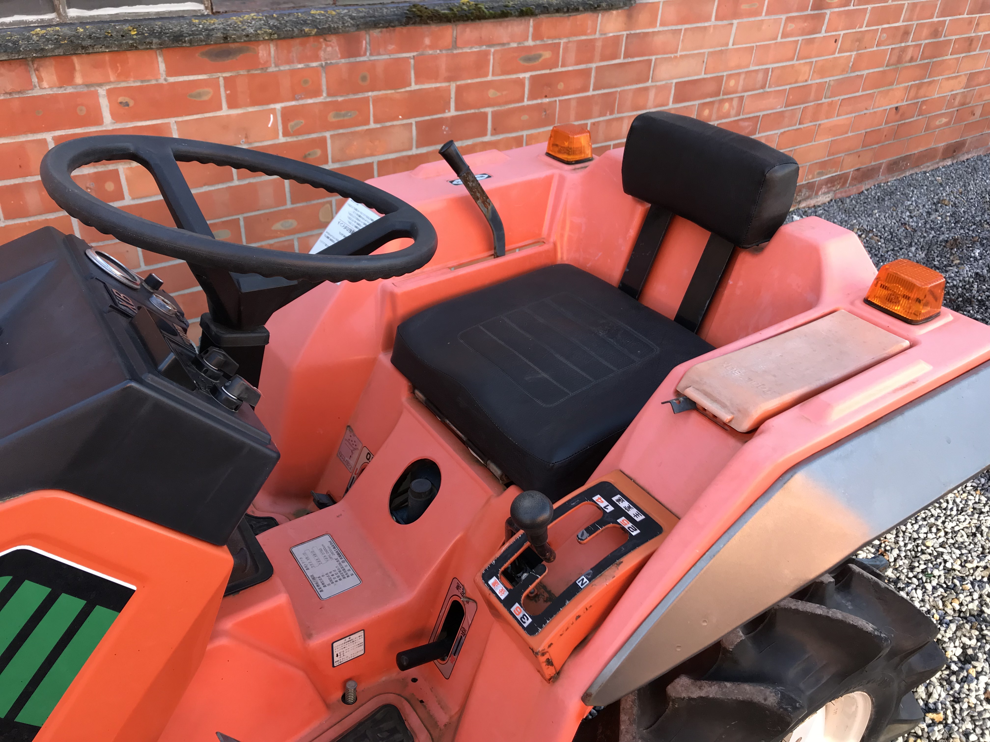 ISEKI - Micro-tracteurs - Tracteurs, machines Parc, Machines de jardin ...